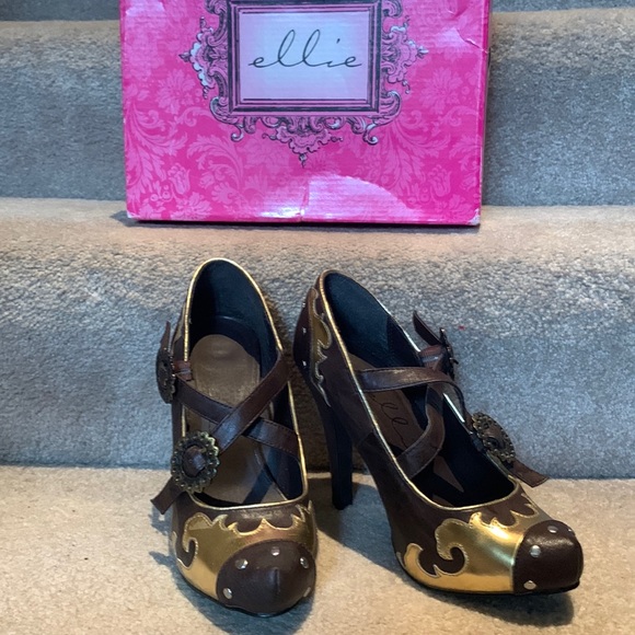 Ellie | Shoes | Sexy Brown Leather With Gold Ellie Heels New In Box ...